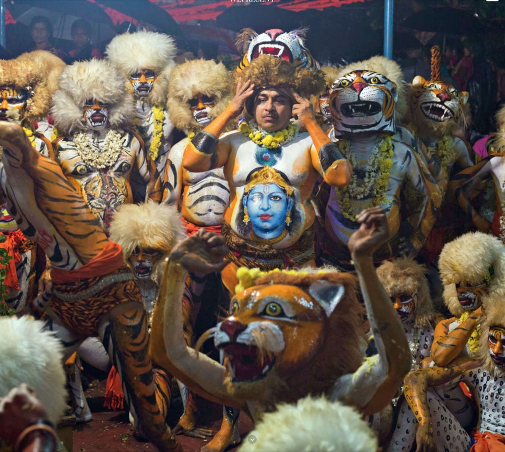 Asian Express Newspaper - DUSSHERA: Folk dance of Hulivesha explored by ...