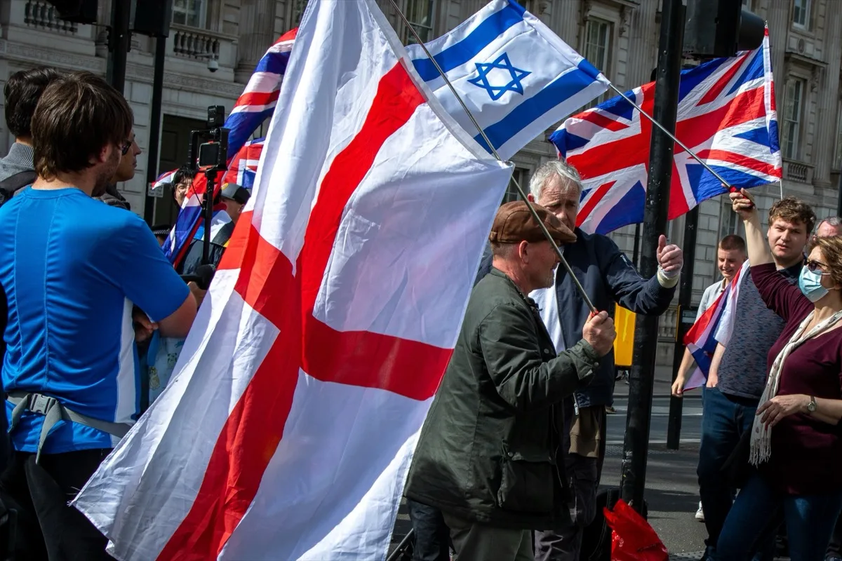 Asian Express Newspaper - St George’s flags rise across UK as Muslim ...